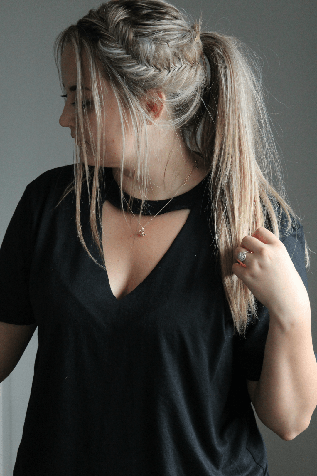 Diy Cut Neck T Shirt Turn Your Crew Neck T Shirt Into A V Neck T 