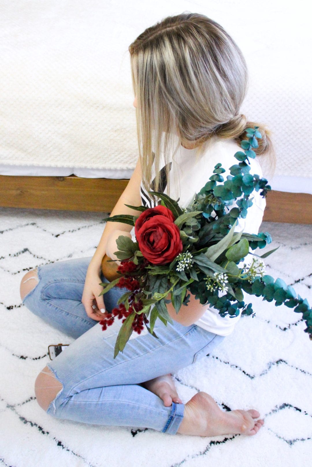 60 Second Everyday Low Messy Chignon Hair Tutorial