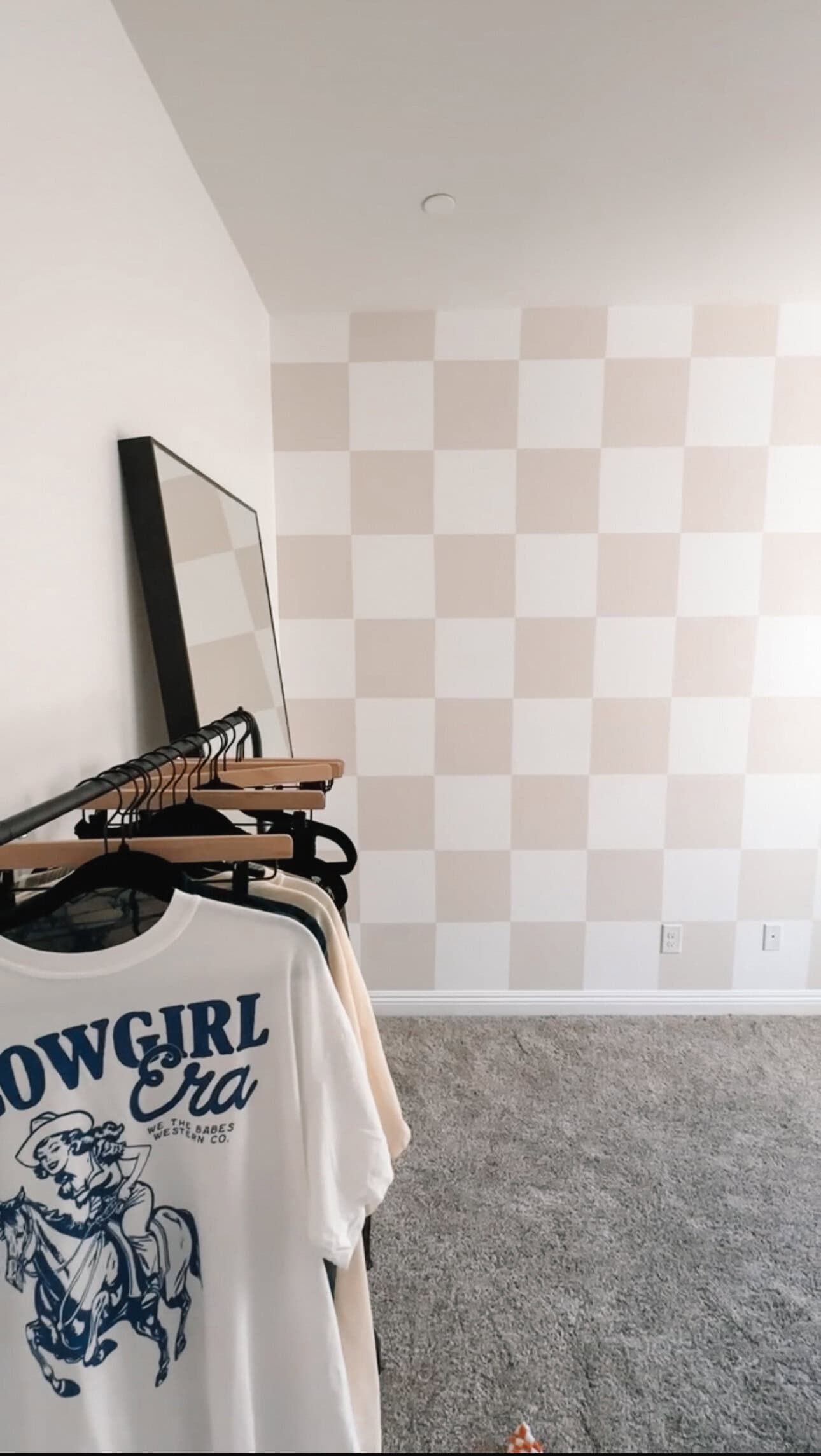How to Paint a Checkered Wall | DIY Tutorial (My Content Room ...